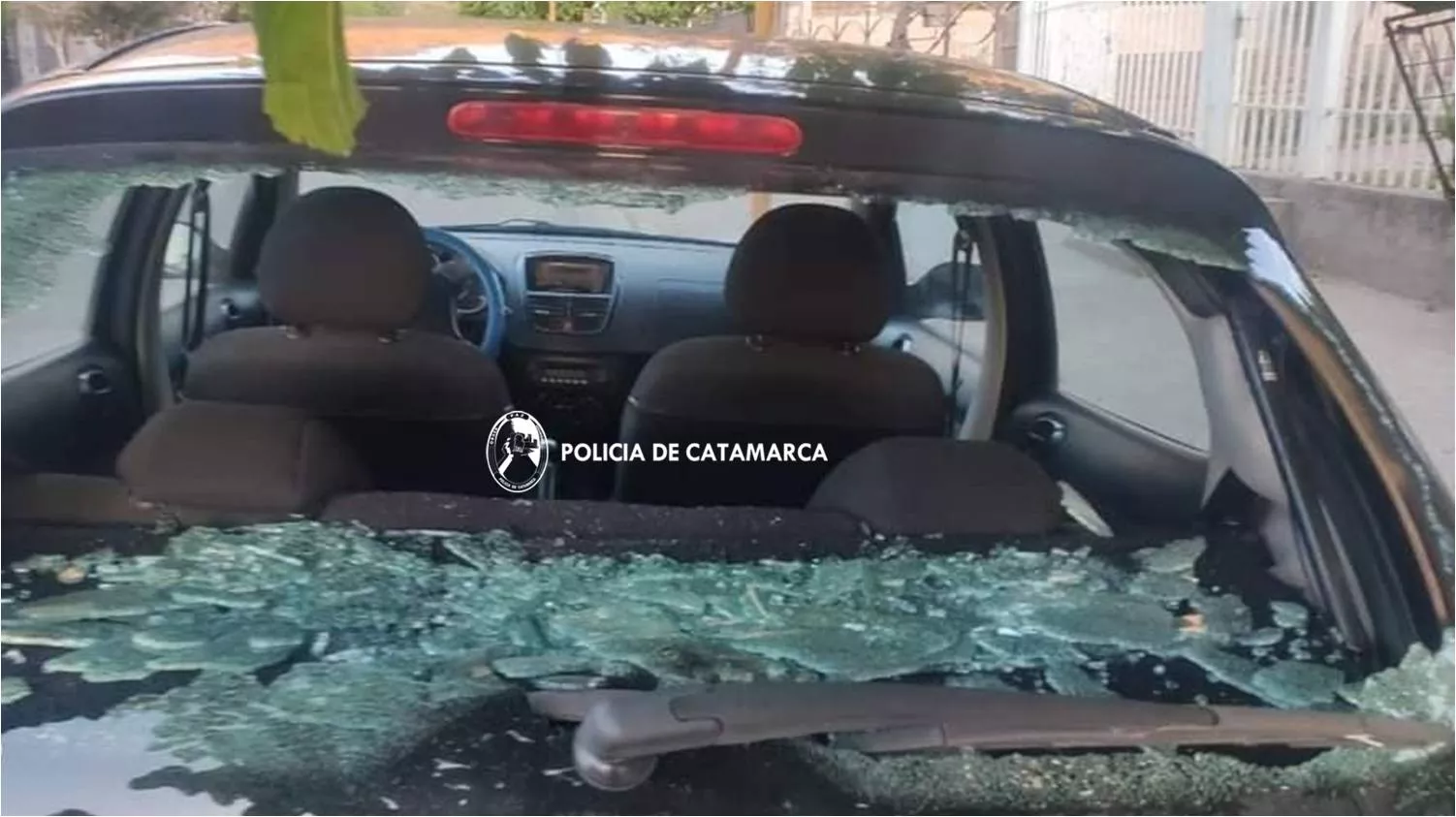 Belén: demoran tres adolescentes por causaron daños a vehículos